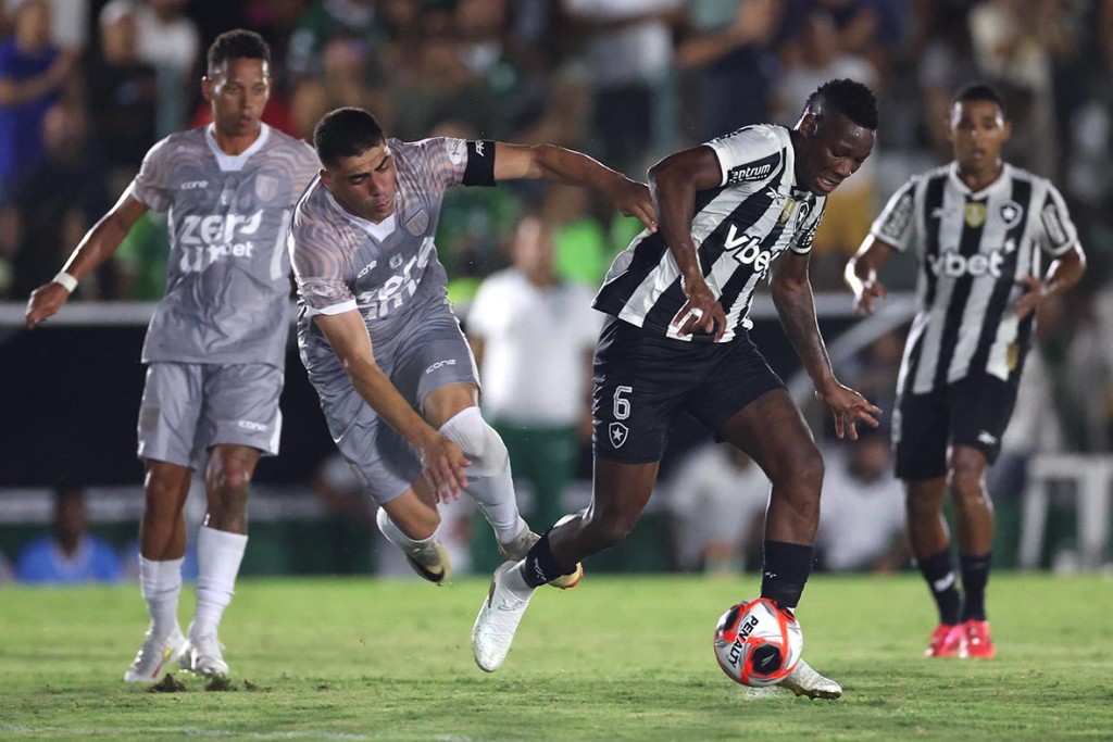 Botafogo empata com Boavista em jogo de retorno de Caçapa e estreia de ...